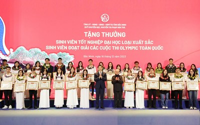 Bắc Ninh vinh danh, trao thưởng Quỹ Khuyến học, khuyến tài Phạm Văn Trà ...